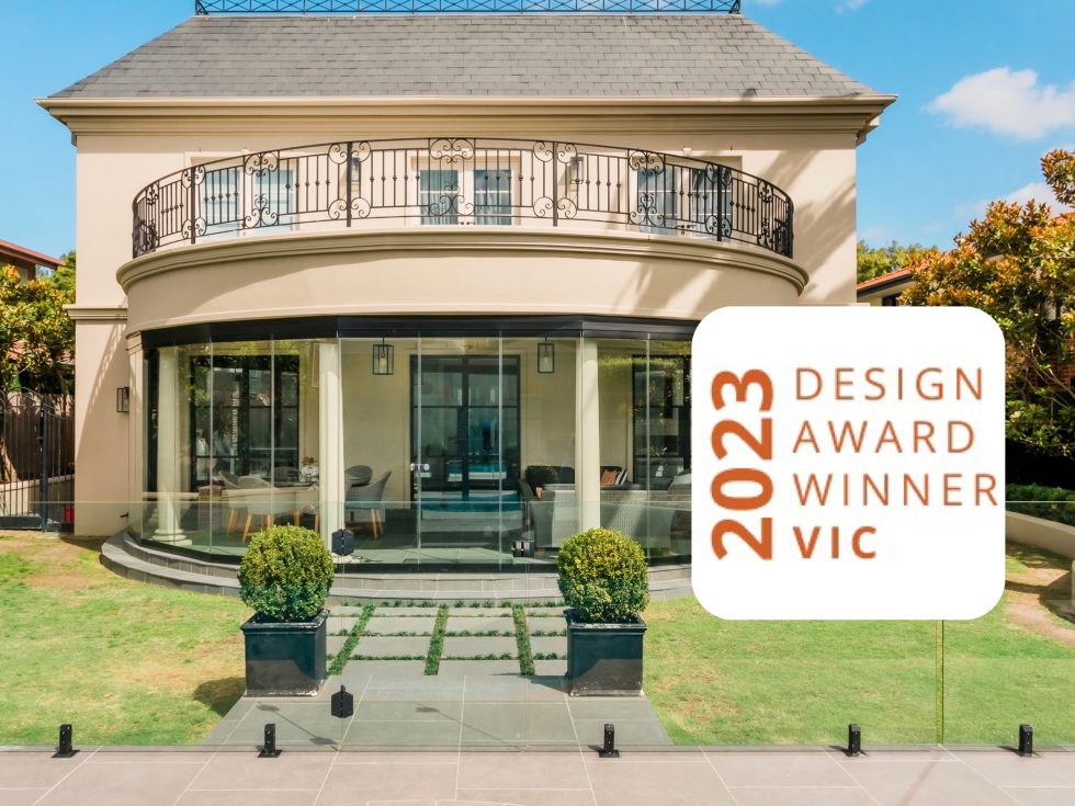 Bifold Doors – Clear Edge Frameless Glass