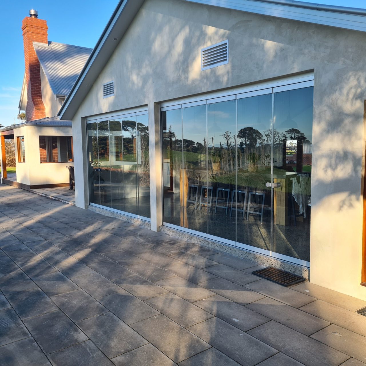 Alfresco Enclosure System - CLEAR EDGE GLASS