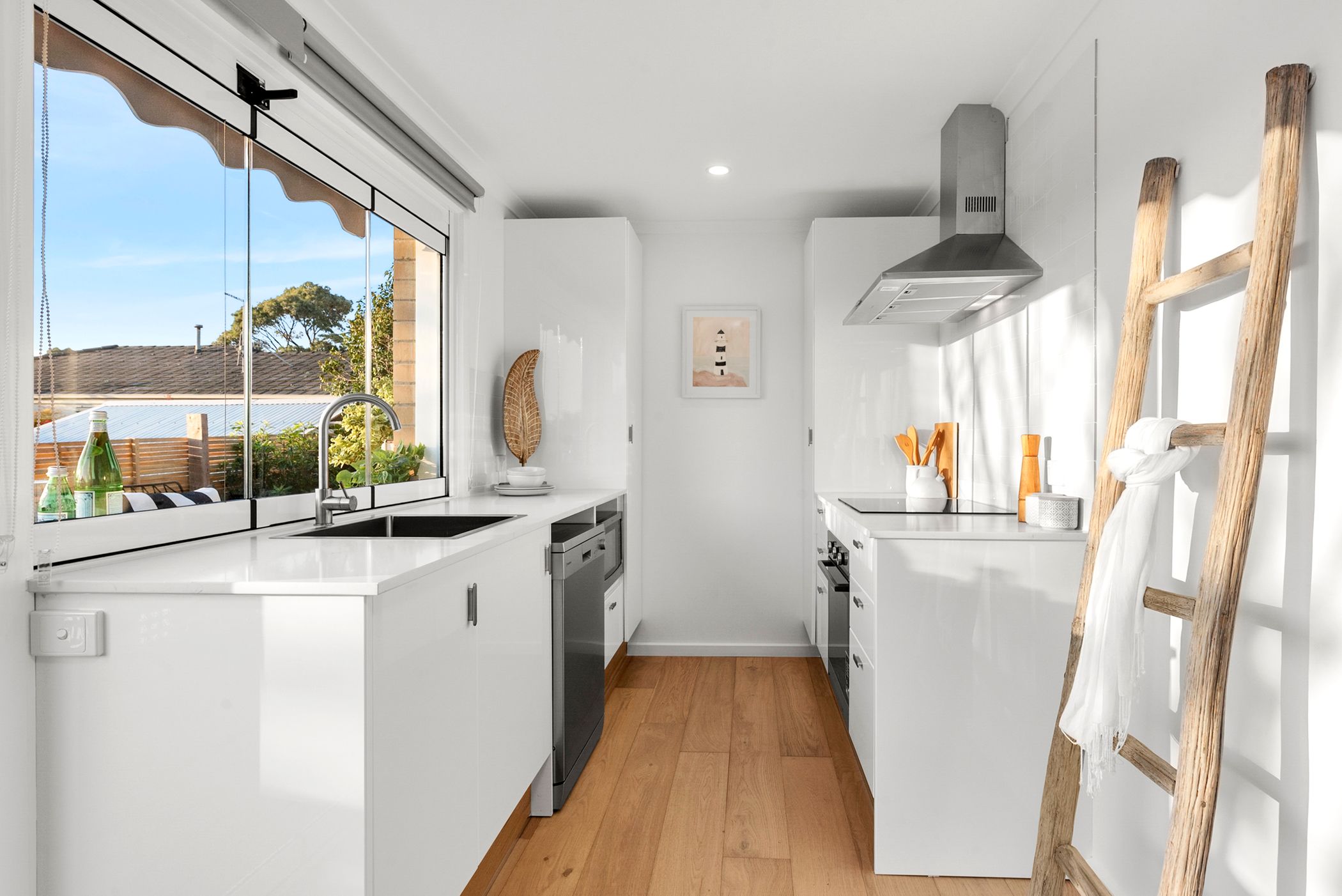 Frameless Servery Windows - CLEAR EDGE GLASS